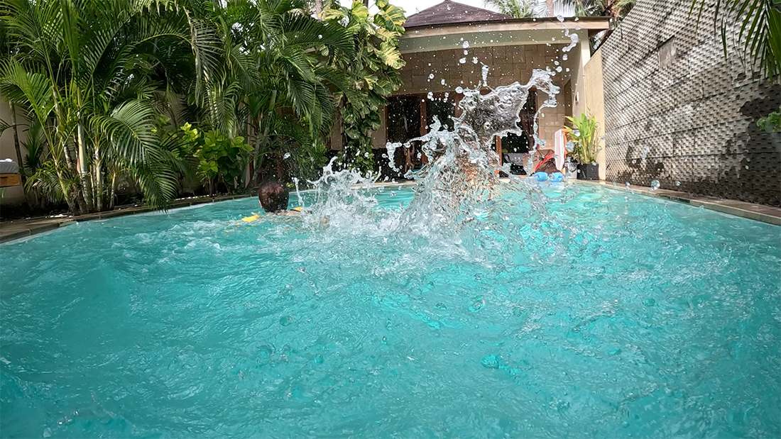 발리여행 3일차 | 길리 한식 맛집 선샤인카페와 프란체스코 피자 • 김형민의 클립